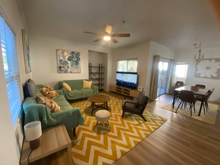 3br Retreat | King Bed | Pool | Near Hospitals - Roseville, CA