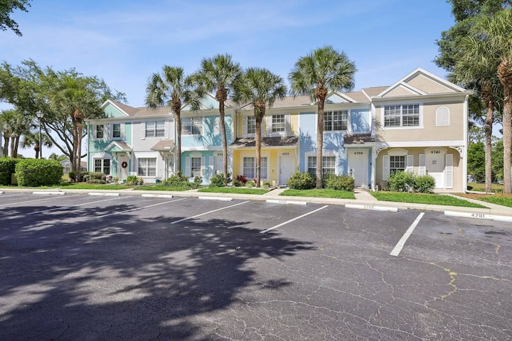New To Market- Quiet Lakeview Townhome- Pool, - Lakewood Ranch, FL
