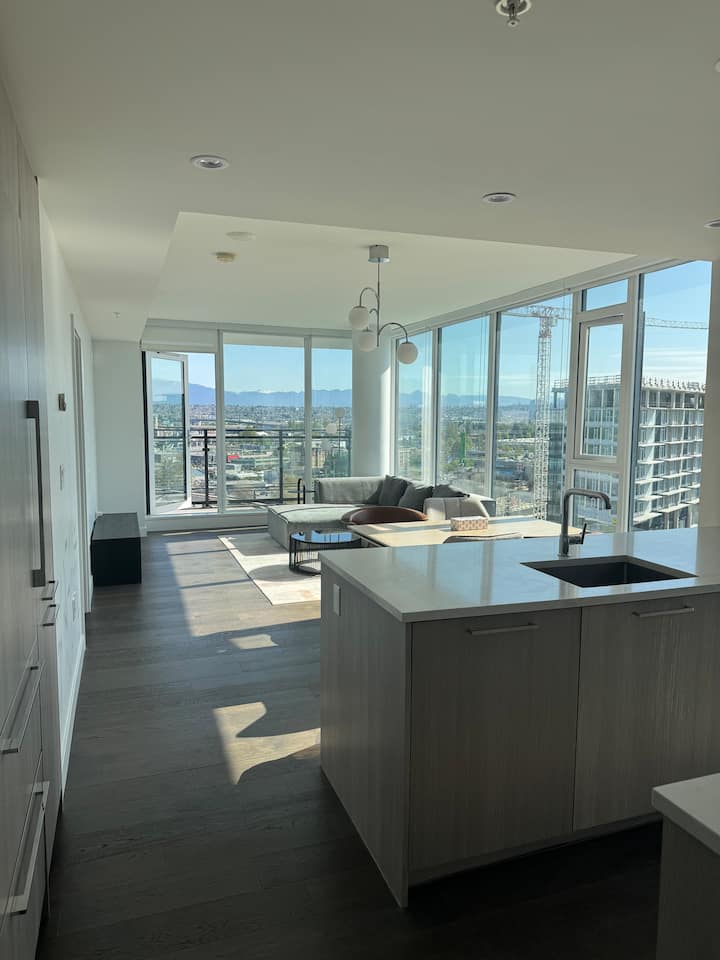 Luxury 2b2b | Snow Mountain View | No Hidden Fees - Canada