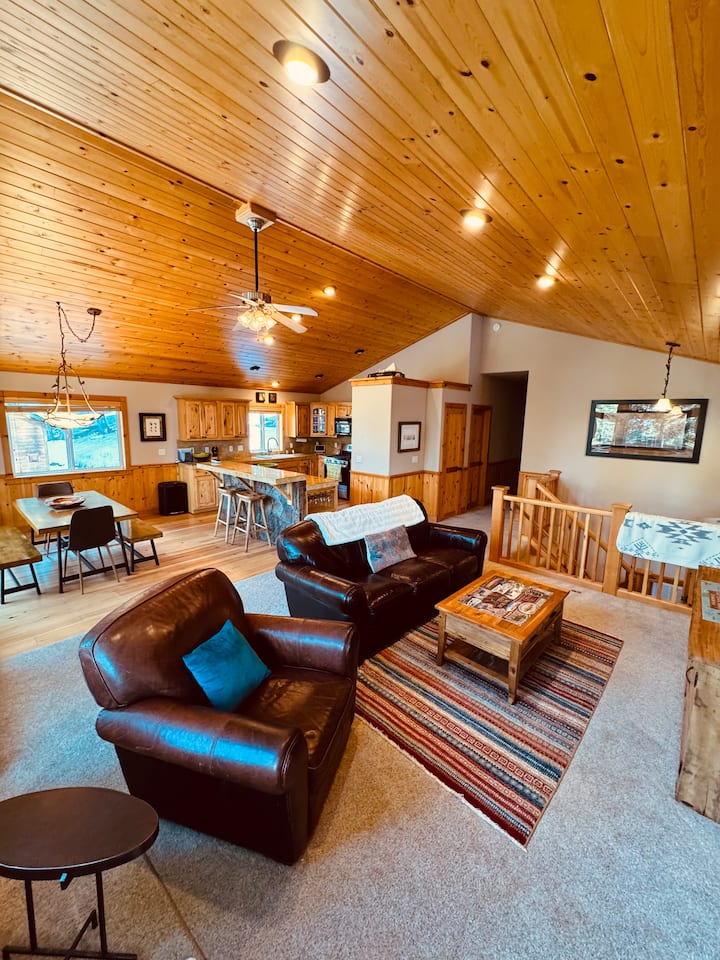 Truckee Retreat-spa, Fitness Center+private Beach - Truckee, CA