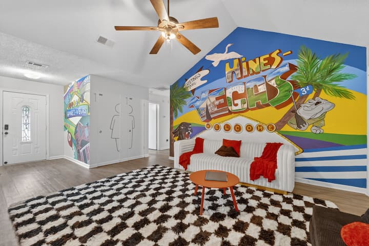 Vegas Themed /Poker Table /Family Fun/many Beds - 하인스빌