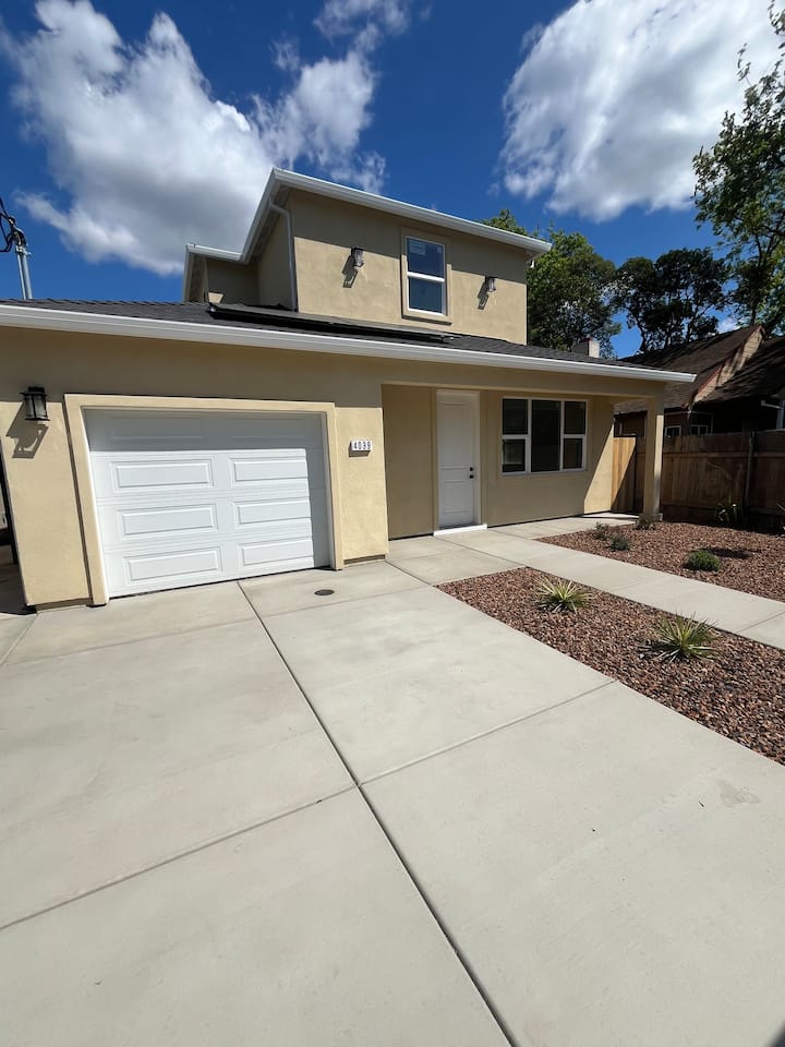 Bright And Spacious New Construction Near Midtown - Sacramento