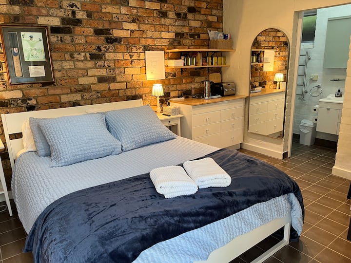 Quiet Studio+parking+near San Hospital & Train - Sydney