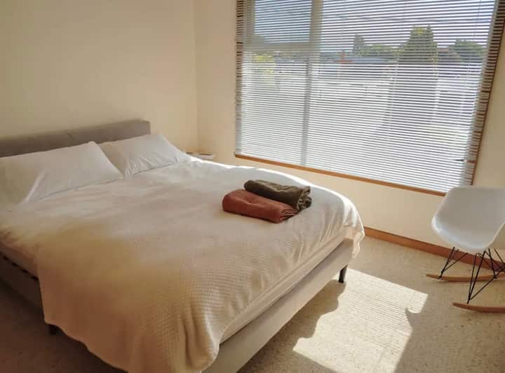 Premium Located Seaside Retreat Room 1 - Forth