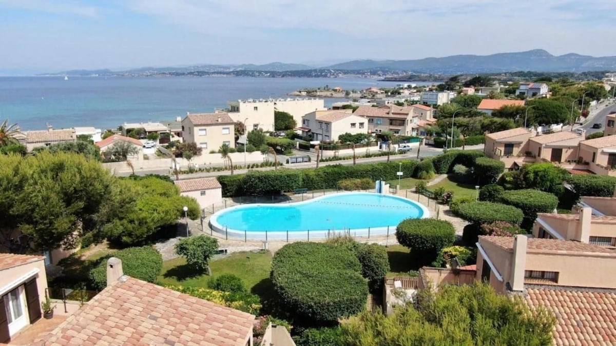 “The hidden terrace” - Apartments for Rent in Six-Fours-les-Plages ...