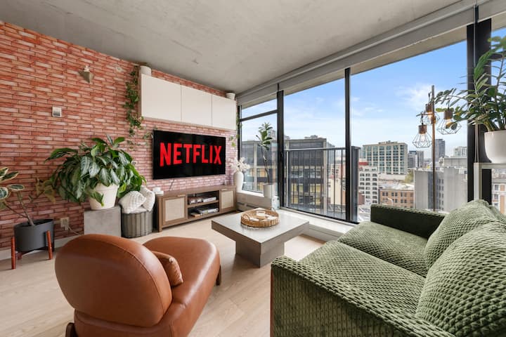 Sunny 2br Downtown City Views Botanical Suite - Canada