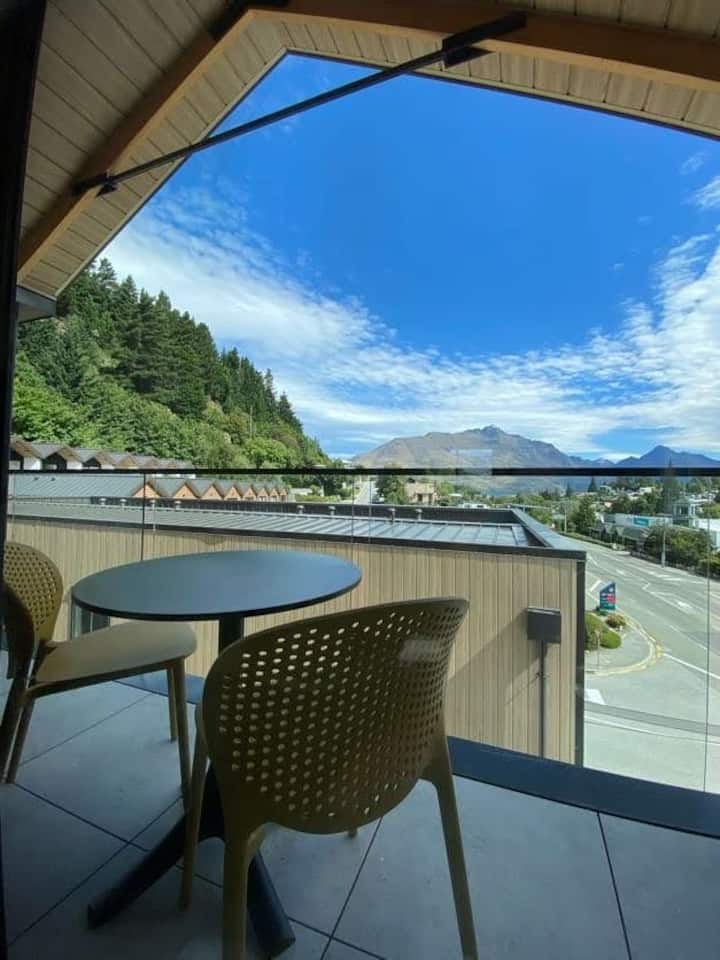 Peak View Apartment With Carpark. Walk To Cbd! - Queenstown