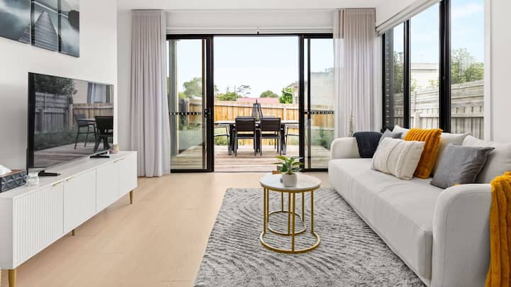 Fleetwood Atelier - Frankston