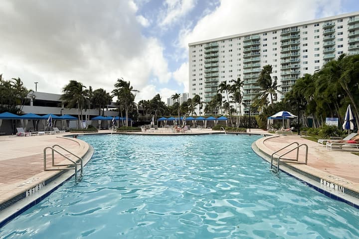 Bright & Spacious 3br Pool Retreat | Near Beach! - ノース・マイアミ, FL