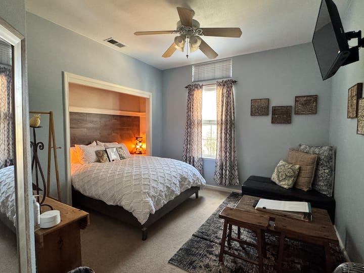 River Oaks Private Rooms 2bdr Suite Private Entry - Paso Robles, CA