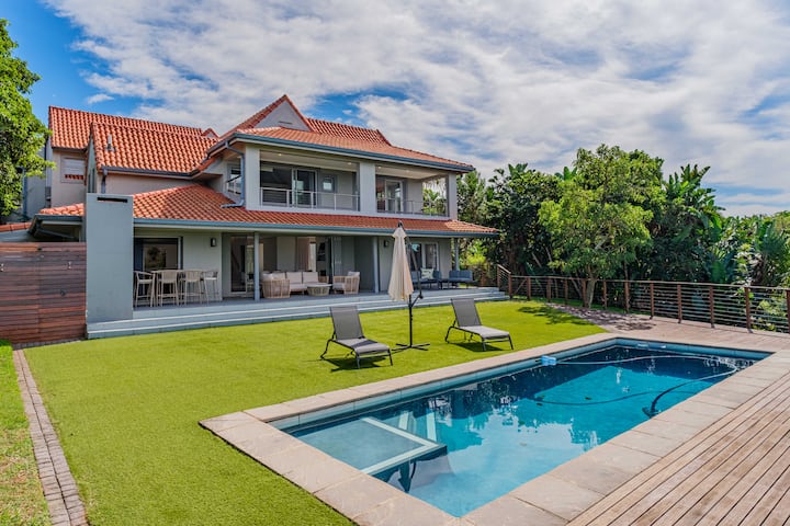 Club Drive Retreat - Zimbali - Sleeps 12 - Dolphin Coast