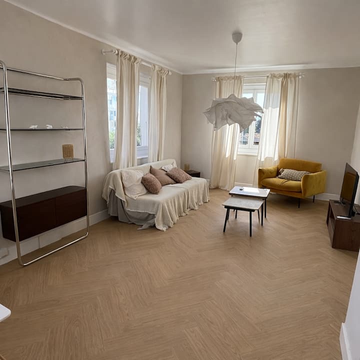 Charmant T3 Ambilly, Dans Une Maison Avc  Jardin . - Annemasse