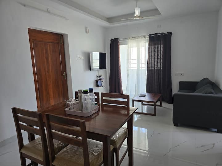2bhk Near Velachery Station | 20 Min To Airport S1 - Chennai