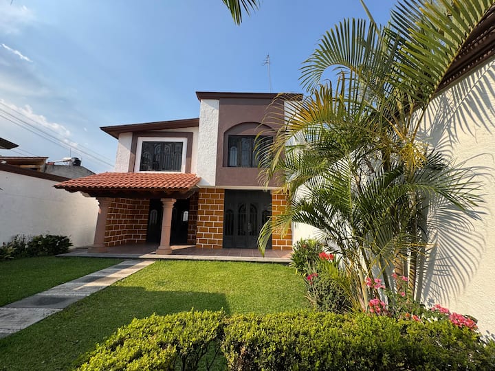 Para Toda La Familia Casa Amplia Centrica Y Segura - Cuernavaca