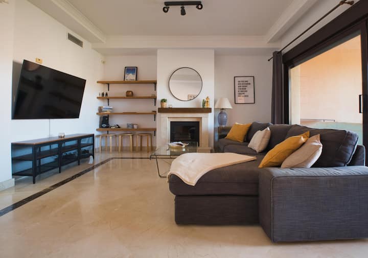 House In The Urbanization Villas Of Santa Maria - Casares