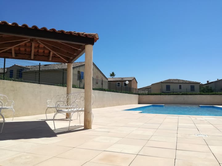 Charmante Maisonnette Avec Piscine Partagée - La Seyne-sur-Mer