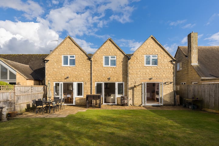 Central Bourton Gem|5 Bedrooms|garden|parking - Bourton-on-the-Water