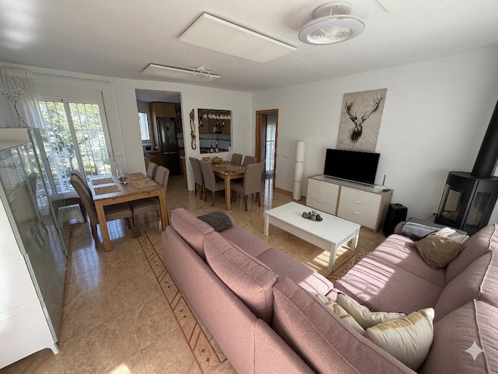 Villa Leviosa Located In Quiet Area With Pool! - El Campello