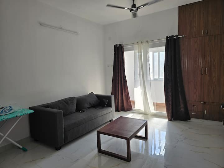 2bhk Near Velachery Station | 20 Min To Airport T2 - Chennai