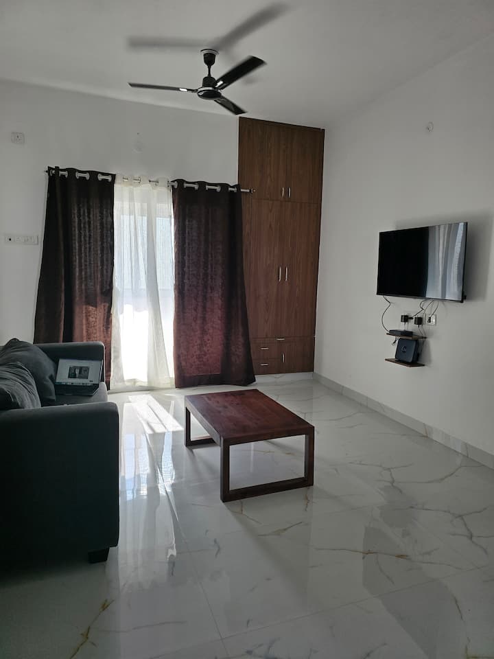 2bhk Near Velachery Station | 20 Min To Airport T2 - Chennai