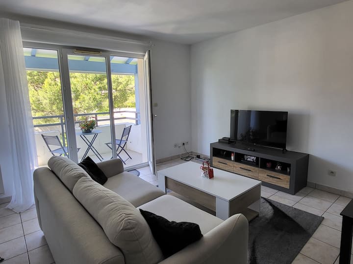 Appartement Spacieux Calme Accès Piscine Et Balcon - Rochefort, France