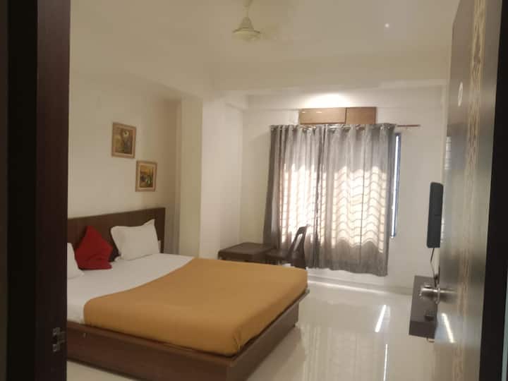 Sai Gangotri Hotel | Deluxe Ac Room - Shirdi