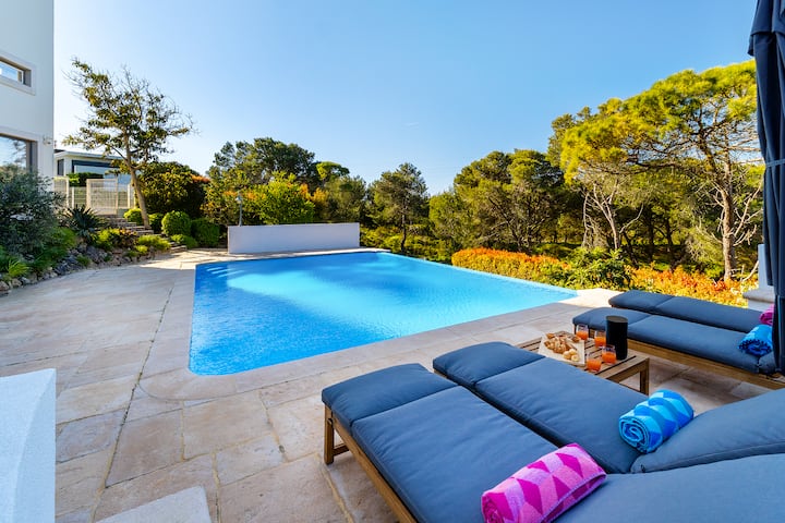 Private Paradise Villa W/ Pool & Golden Light - Cascais