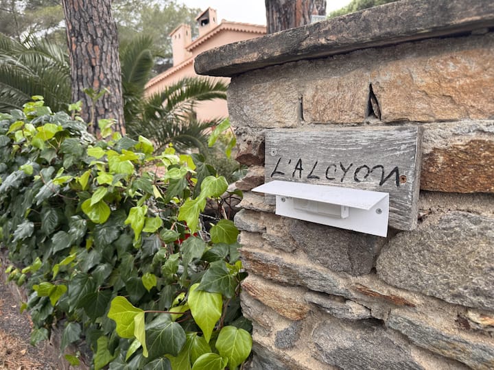L'alcyon | Au Pied De La Plage - Parc Des Sallins - Saint-Tropez