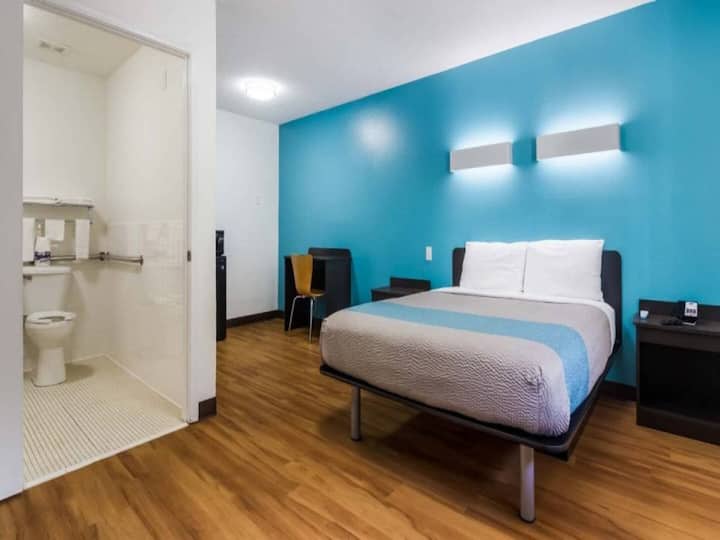 Motel 6 Golf Shores, Al_1 Lit Queen | Mo - Gulf Shores, AL