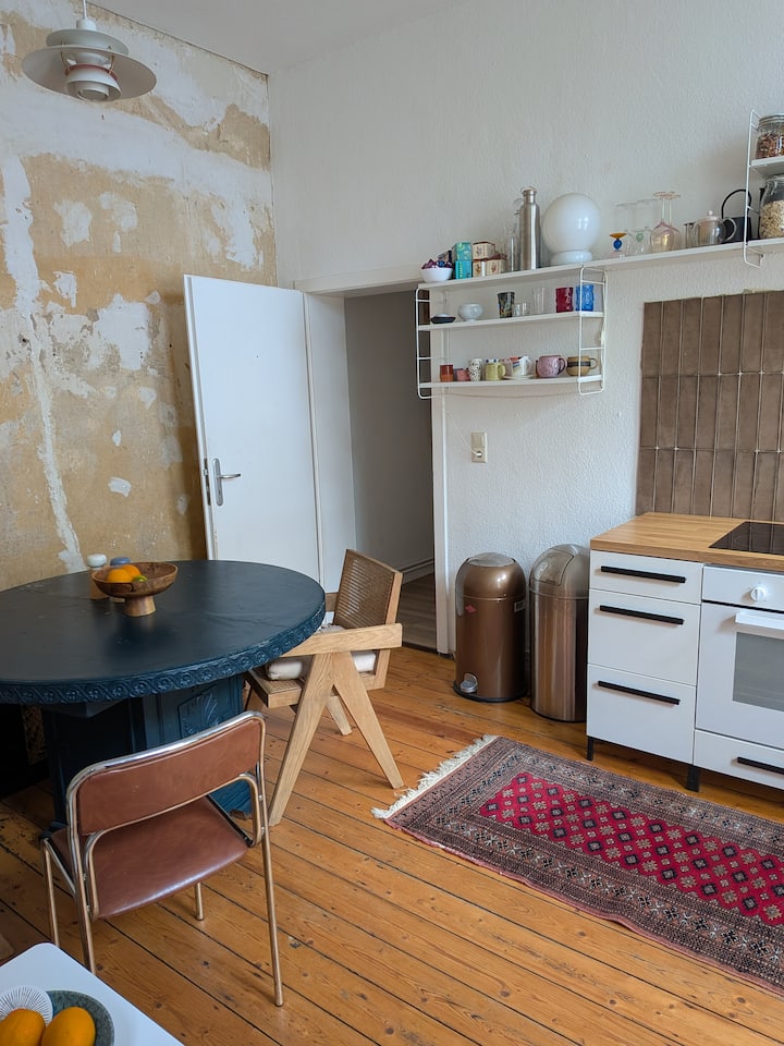 Central & Spacious Apartment For Two W/ Garden - Hannover