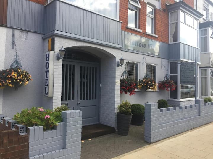 Spacious 8-br Guest House | Ideal For Large Groups - Cleethorpes