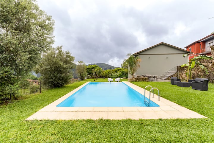 Retraite Moderne Avec Piscine Et Jardin - Vieira do Minho