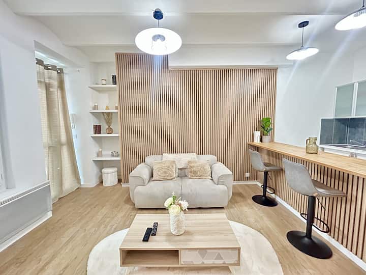 • Appartement Paisible Au Centre De Nîmes • - Nimes