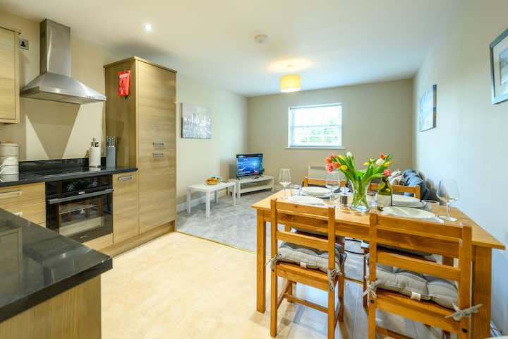 2-bedroom Flat On Copthorn Road - With Parking - Shrewsbury
