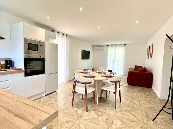 Maisonnette Neuve, 2 Chambres, Clim Et Parking - Orléans
