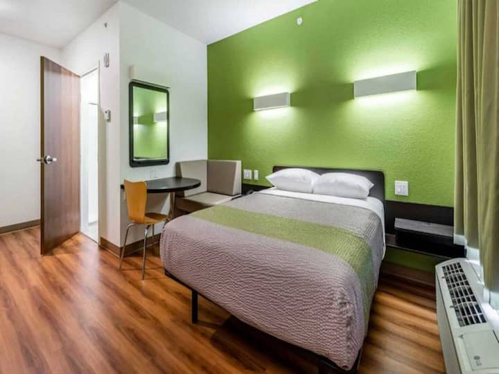 Motel 6 Mankato, Mn_1 King Bed | Mob Acc - Mankato, MN