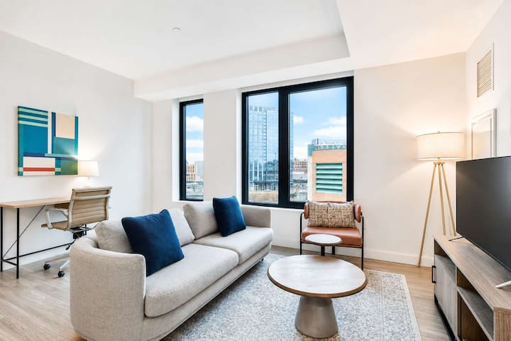 Luxury Seaport Stay | Rooftop & Pool - Boston, MA