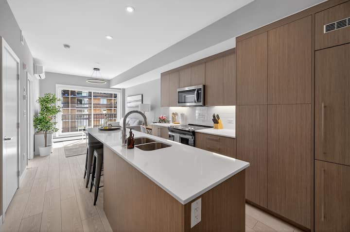 2br | Mins To Stampede | Ug Park | Ac | Brand New - Calgary