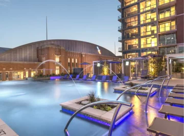 Stylish Victory Park Stay | Walk To Aac - Dallas, TX