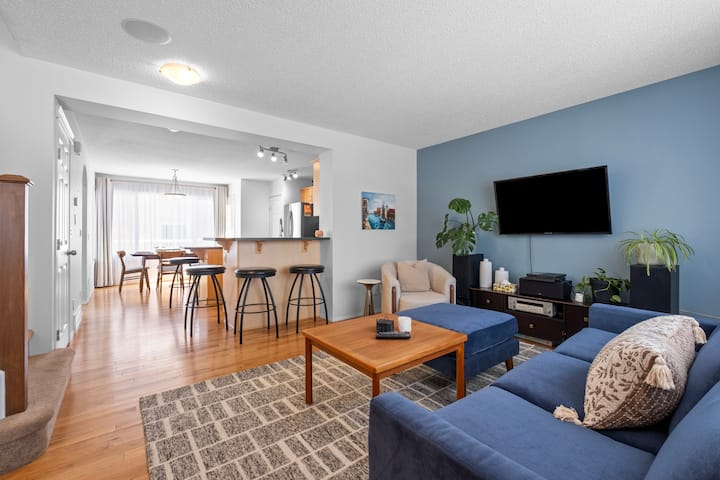 Adventure Base In Cochrane | Fire Pit+pet-friendly - Cochrane