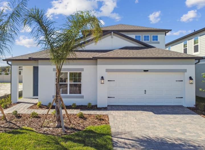 Newly Built Luxury Home - Zephyrhills, FL