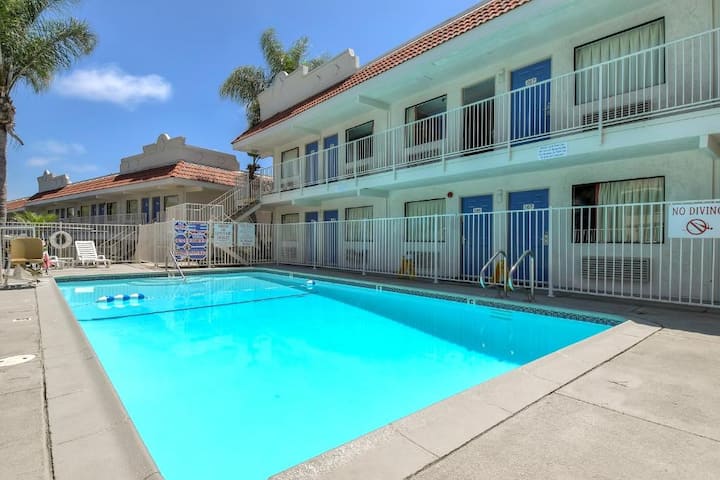 2 Lits Pleins | Fumer - Carlsbad, CA