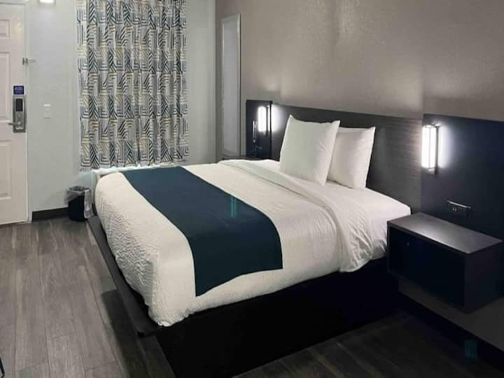 1 Lit King | Ns | Cuisine - Columbia, SC