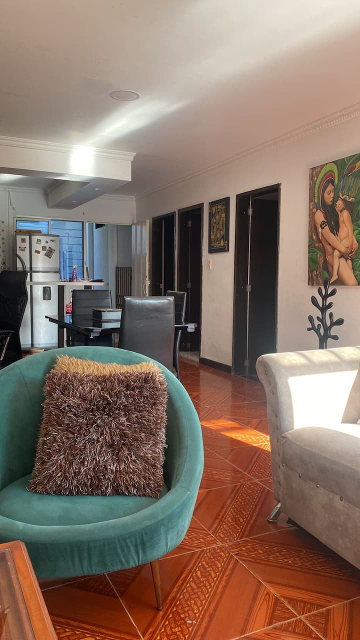 Linda Casa A Una Cuadra Del Mirador - Sevilla