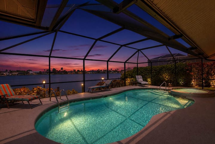 Cape Escape Home (Jacuzzi) - Cape Coral, FL