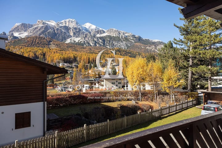 Prime Central Location With Views Of The Tofane - Cortina d'Ampezzo
