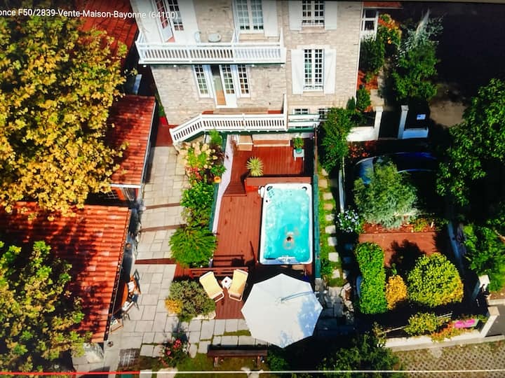 Villa Ajna Lieu Atypique Dans Quartier Calme - Biarritz