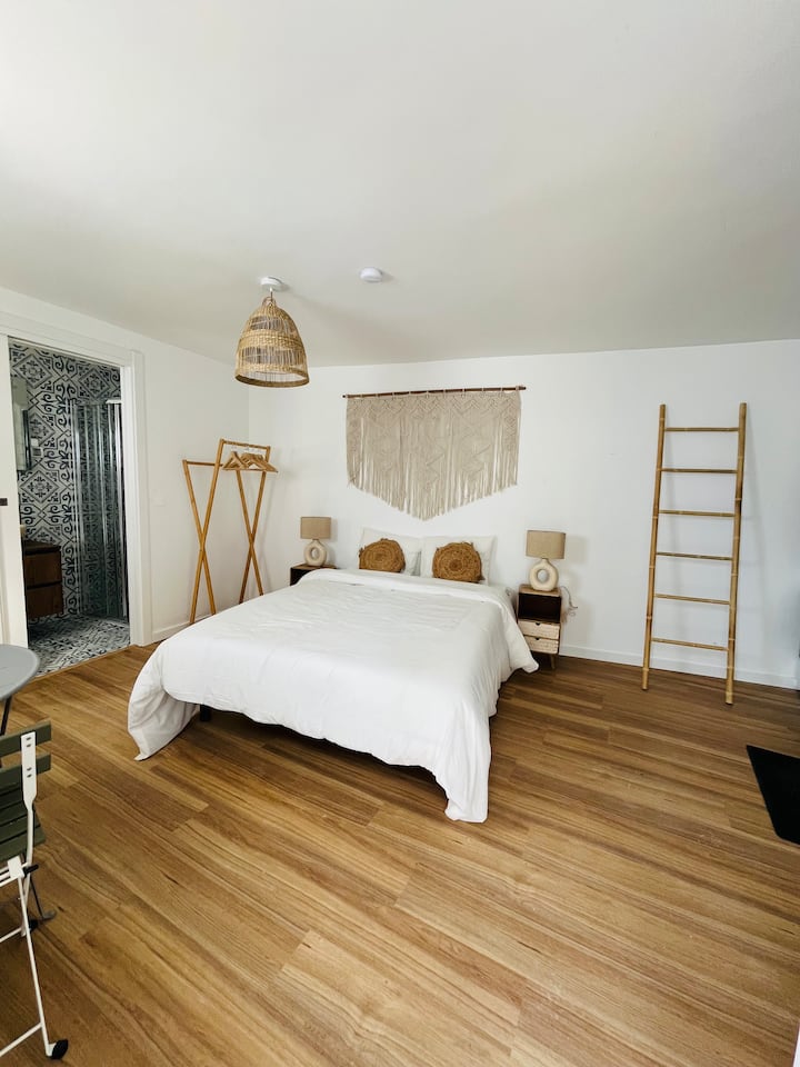Beach Studio 5 Min To Ocean + Surf & Quad Tours - Costa da Caparica