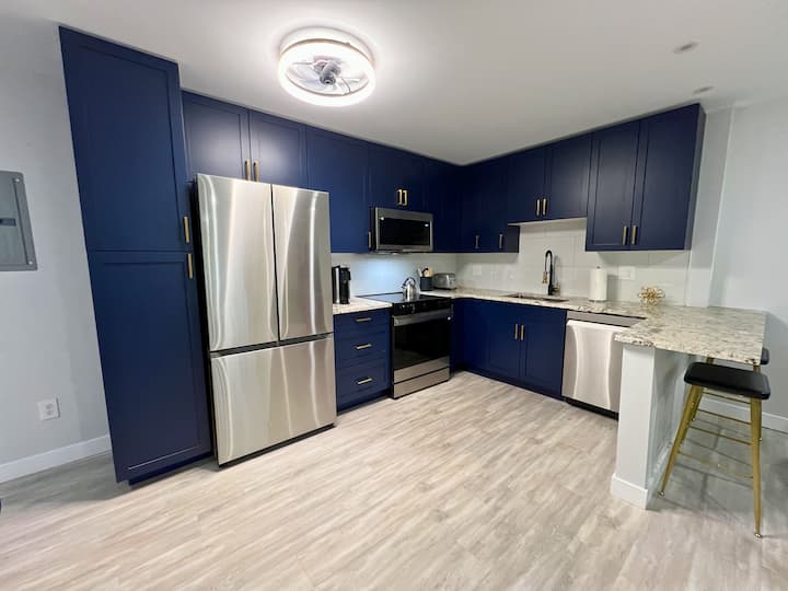 Modern 2br/2ba W/ King Suite Near Denver - Arvada, CO