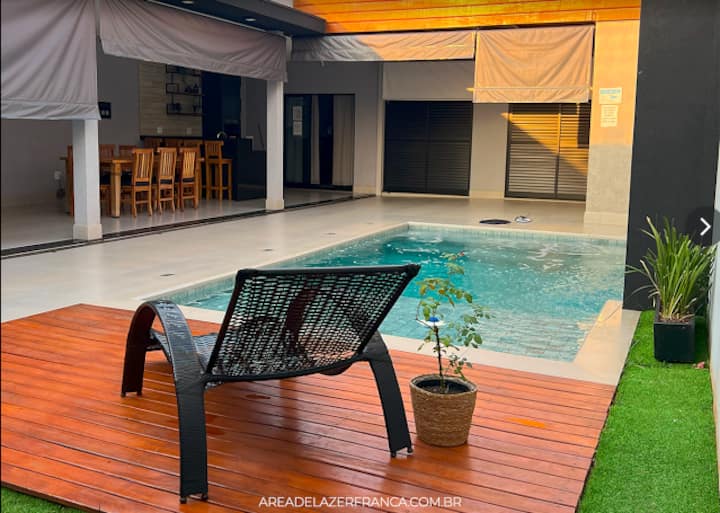 Casa Com Piscina E Churrasqueira - Franca - Franca